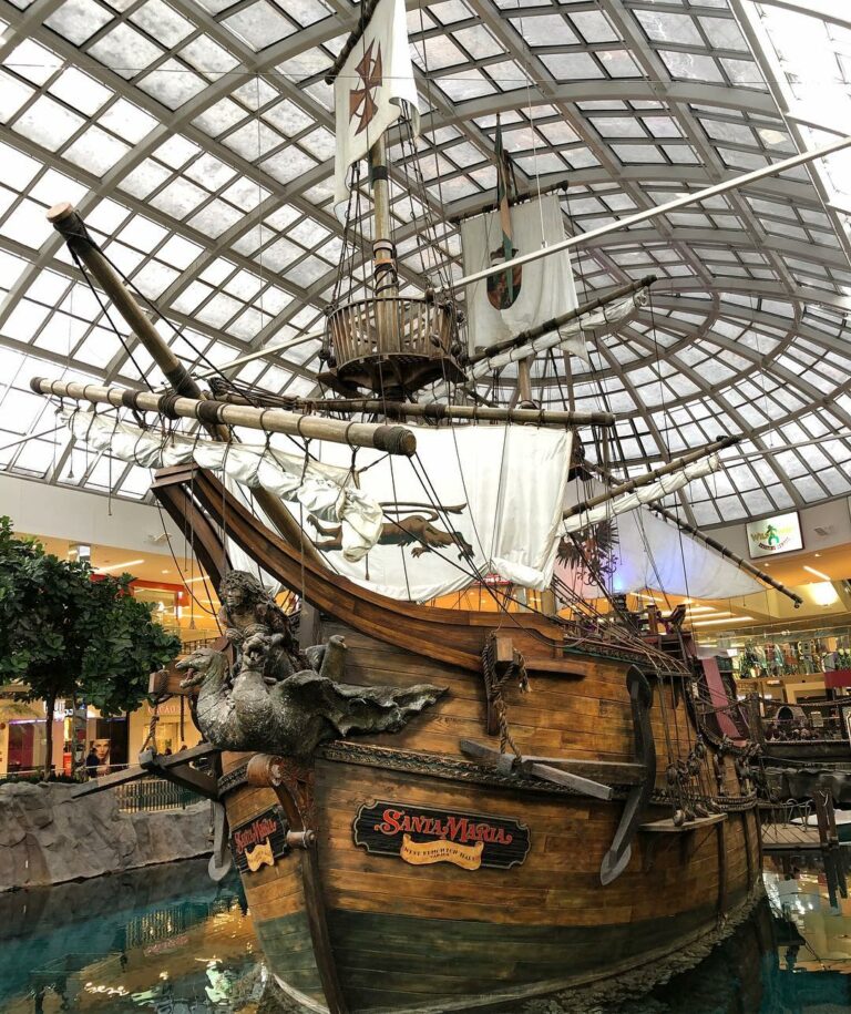 What to Do and See in Edmonton, Alberta - Travel With Chris